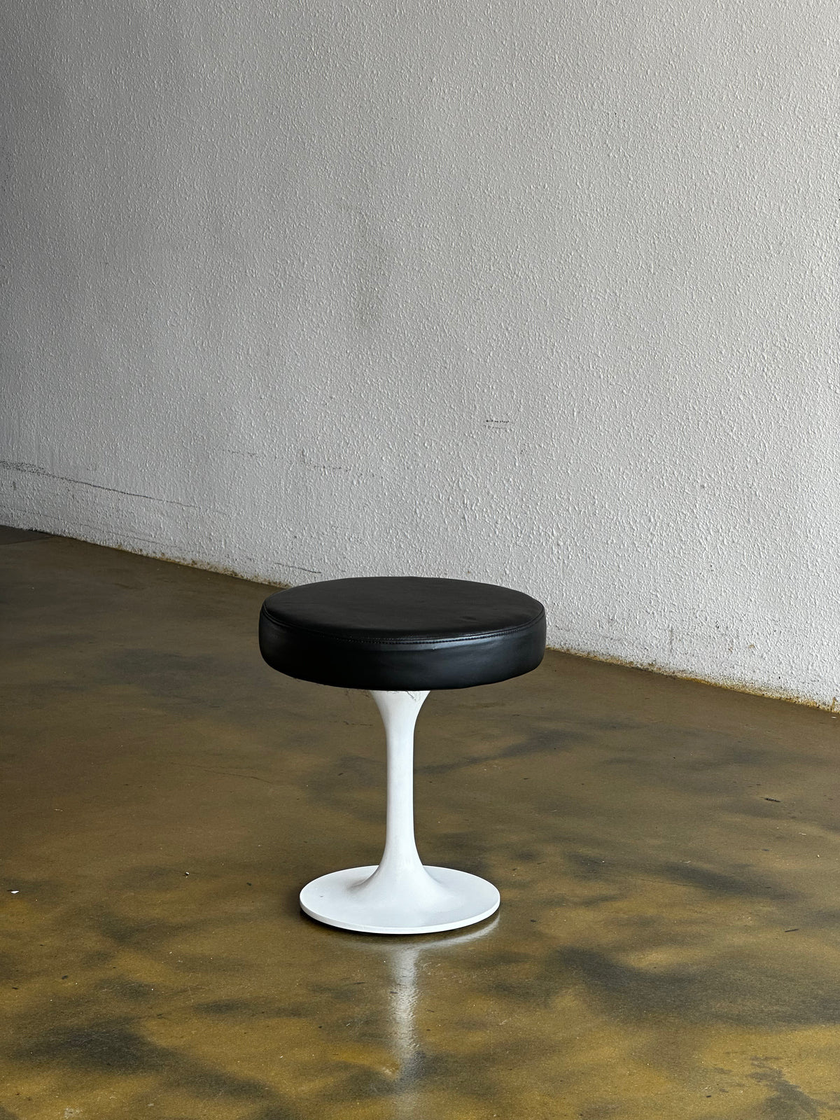 Mika Stool – Gamar Furniture