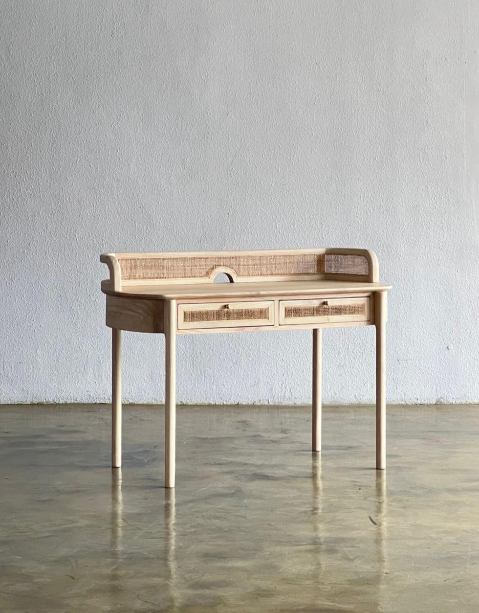 Alias Writing Desk – Gamar Furniture