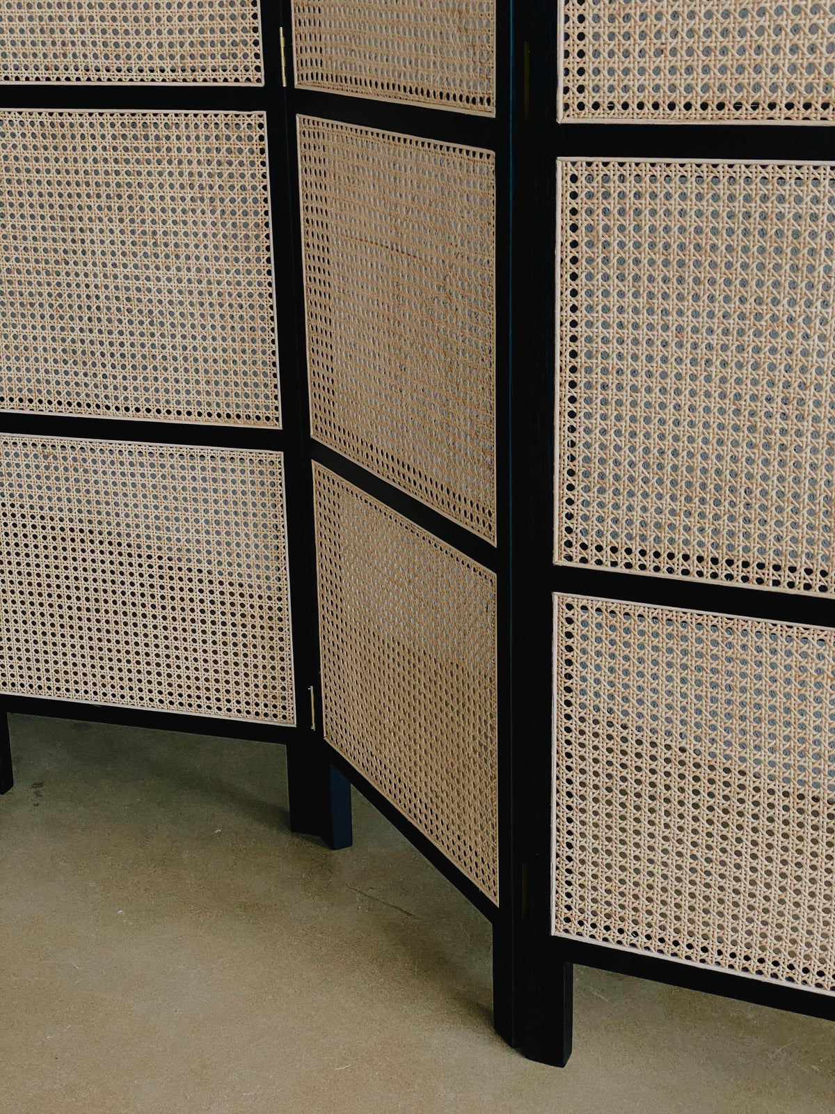 Screens – Gamar Furniture