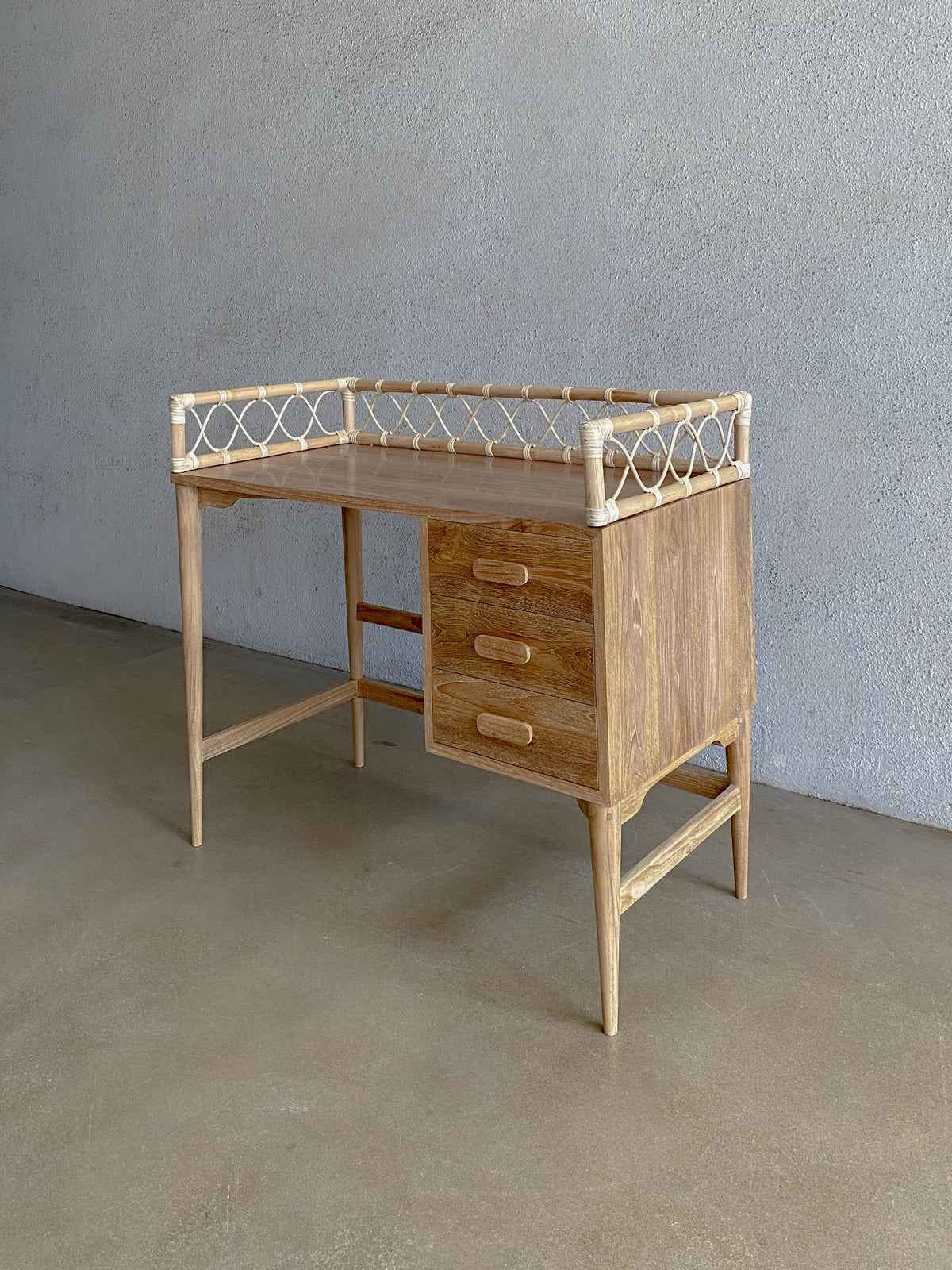 Writing Tables – Gamar Furniture