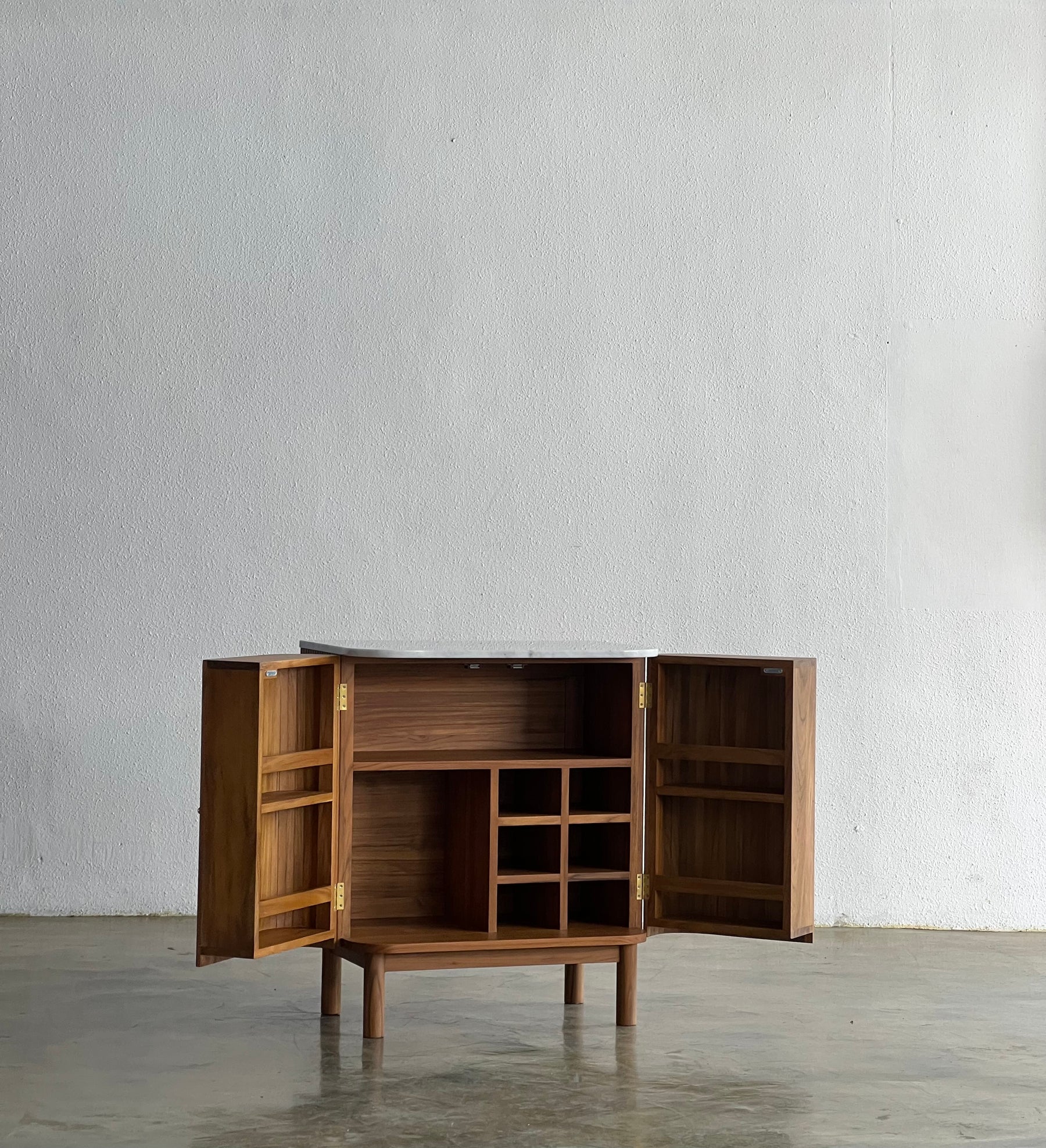 Bar Cabinet – Gamar Furniture