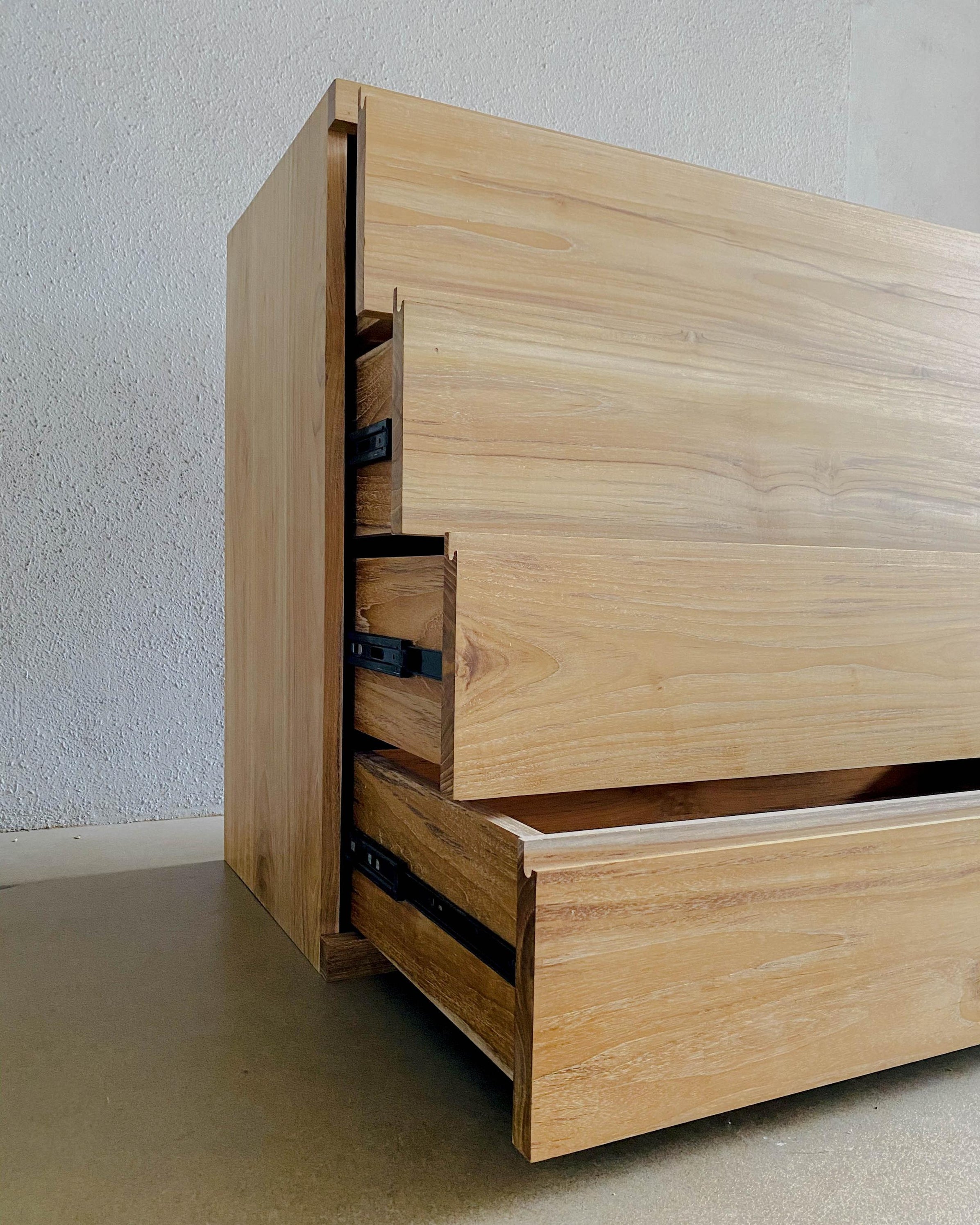 Taaraz Chest Of Drawers – Gamar Furniture