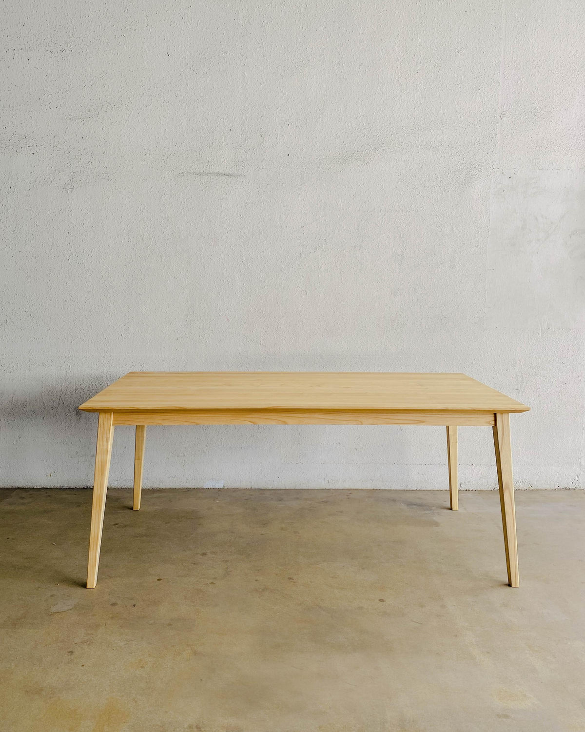Dining Tables – Gamar Furniture